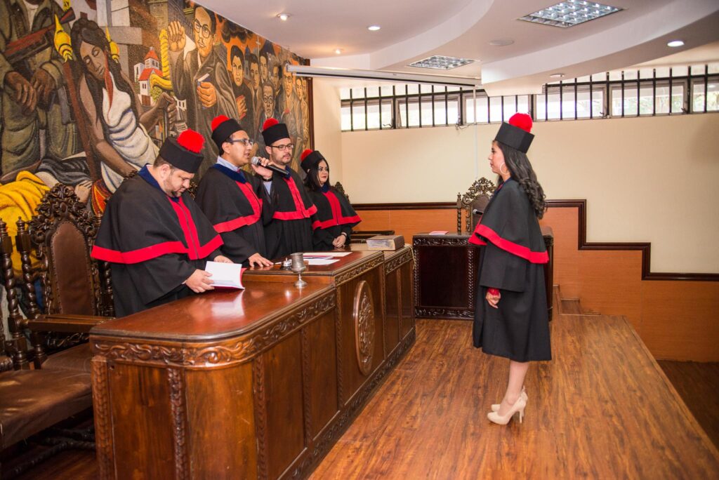 Graduación facultad derecho usac - fridimhernandez